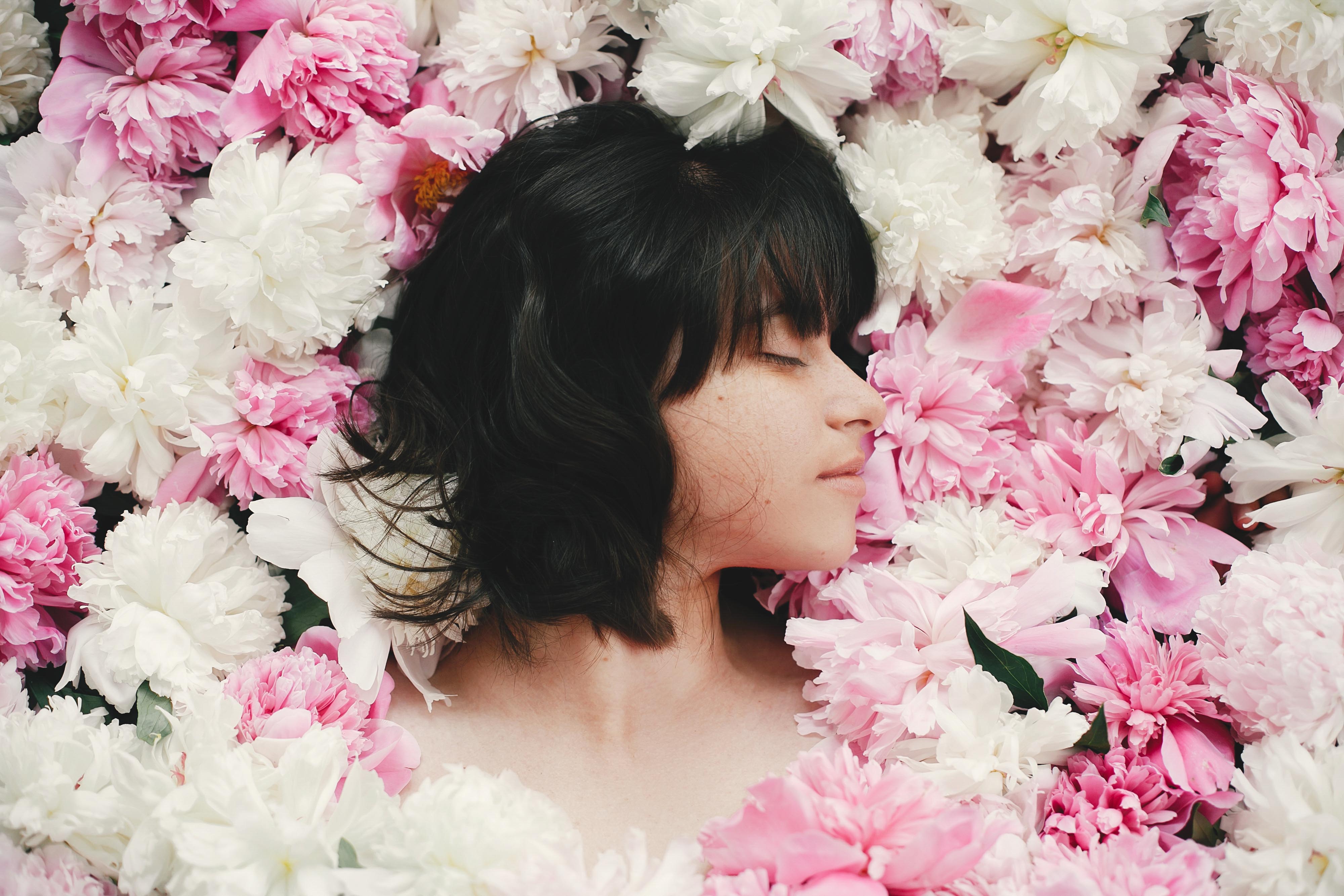 Best Smelling Perfumes for Women · Care to Beauty