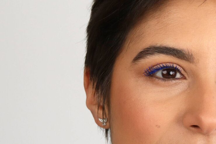 How to Use Blue Mascara: 5 Eye Looks · Care to Beauty